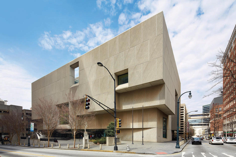 Central Collection: Breuer Library | Fulton County Library System